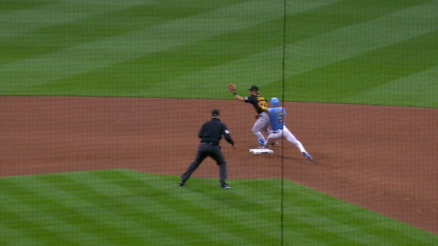 Vinny Capra makes the force play after the review | 08/04/2023 ...