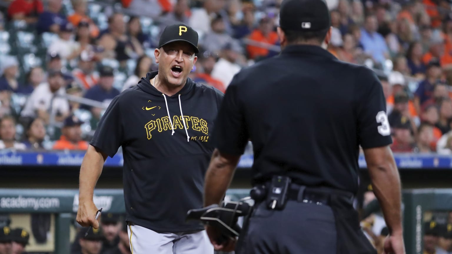 Andy Haines gets ejected in the 1st | 07/31/2024 | Pittsburgh Pirates