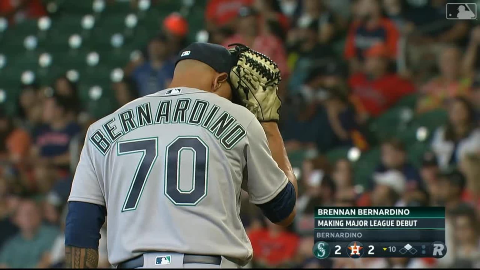 Bernardino makes his MLB debut with the Mariners | 07/31/2022 | MLB.com