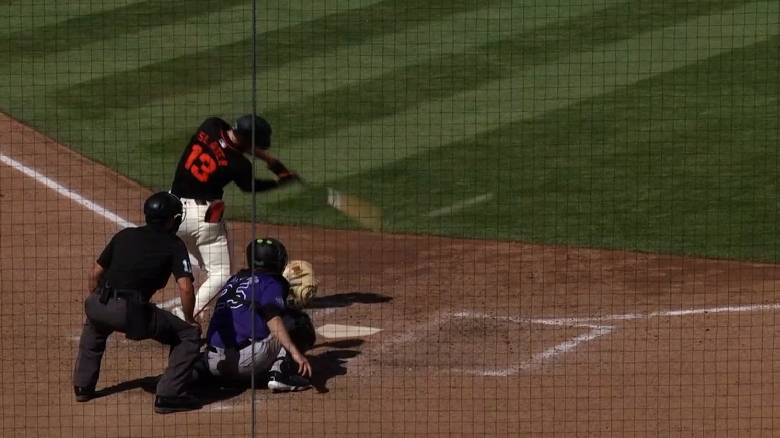 Austin Slater hits an RBI single to right field | 17/03/2024 | Los ...