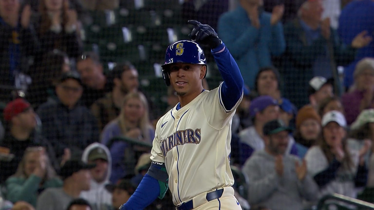 Leo Rivas' first Major League hit | 04/28/2024 | Seattle Mariners