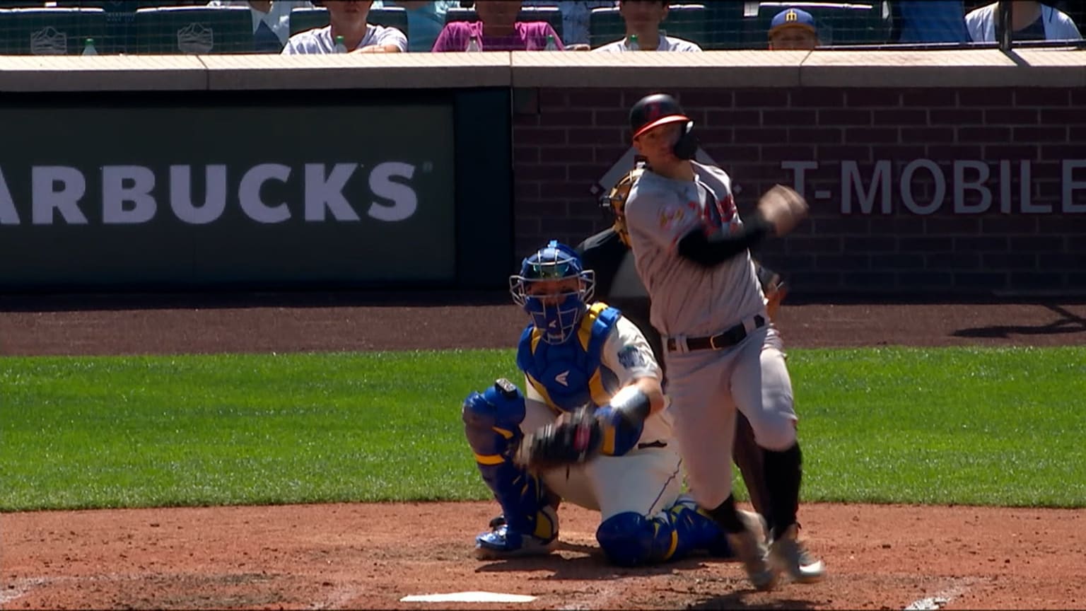 Austin Hays knocks an RBI single to left field | 08/13/2023 | Baltimore ...