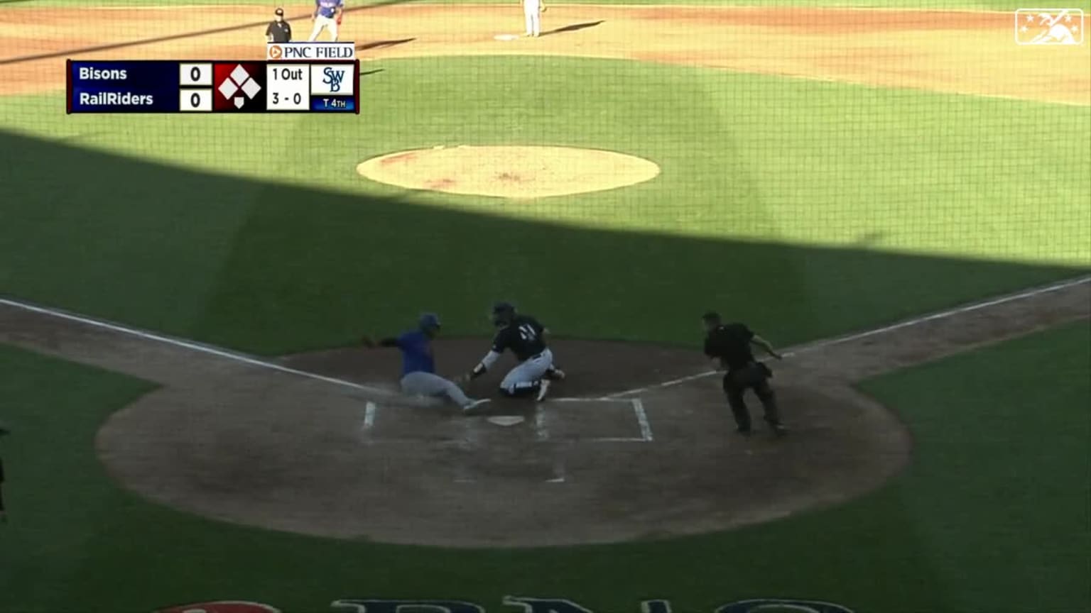Palensky makes a catch and throws home for a DP | 09/16/2023 | MLB.com