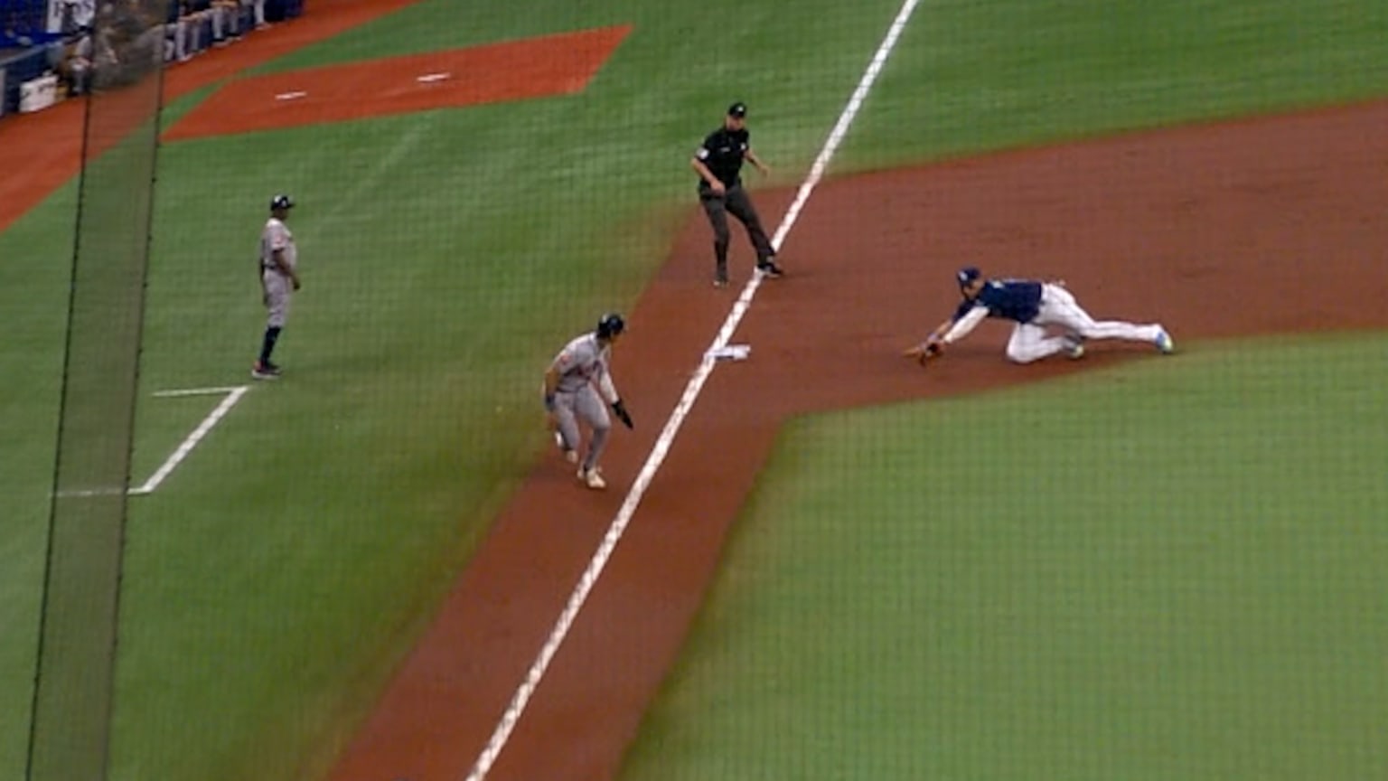 Isaac Paredes turns a double play by himself | 09/20/2022 | Tampa Bay Rays