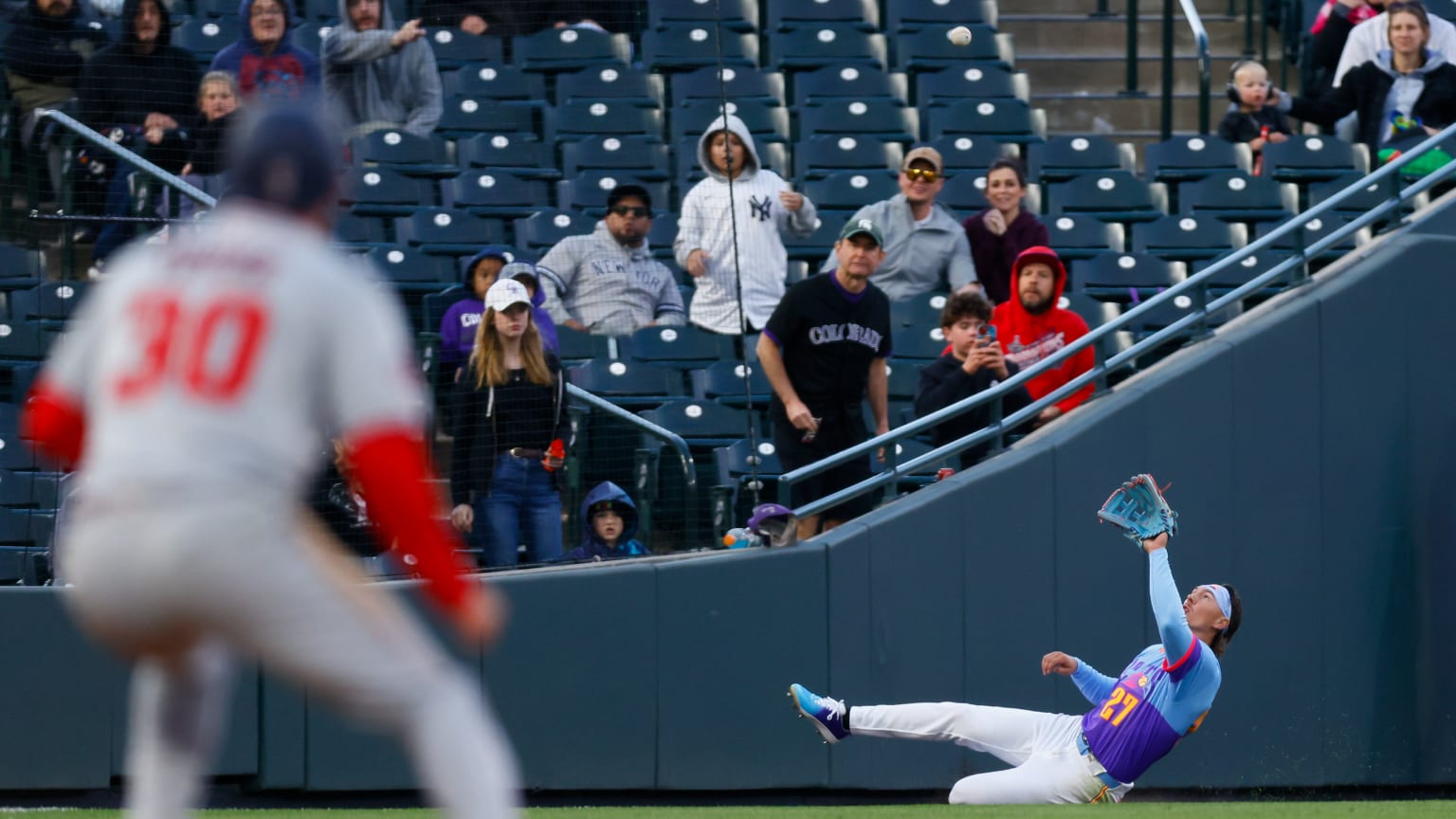 Jordan Beck hace su segunda gran atrapada del juego | 20/04/2025 | Los ...