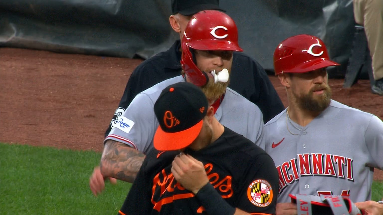 Jake Fraley hits his second RBI single, for 6-4 lead | 06/28/2023 ...