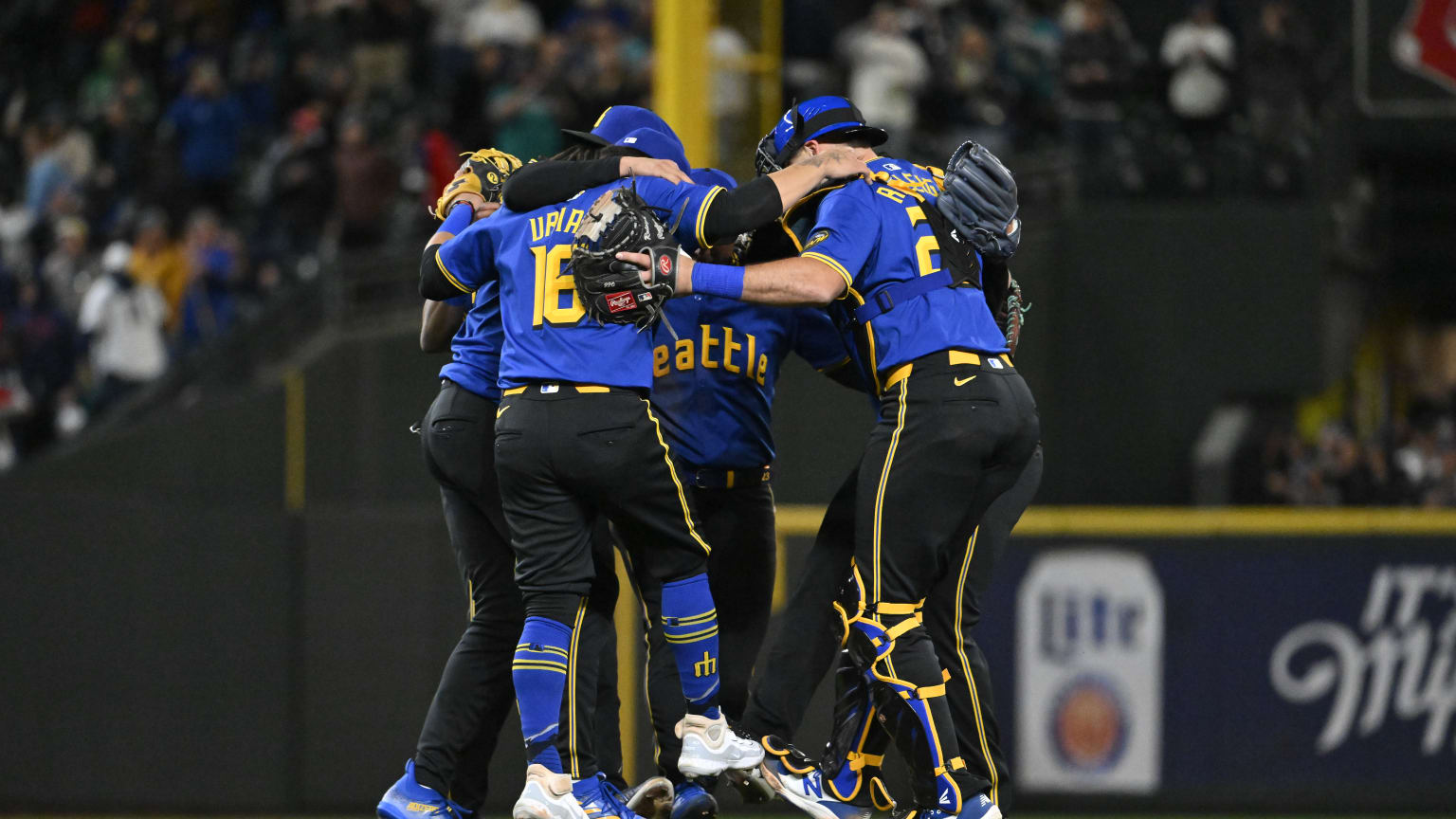 Andrés Muñoz seals the Mariners' win | 03/29/2024 | Seattle Mariners