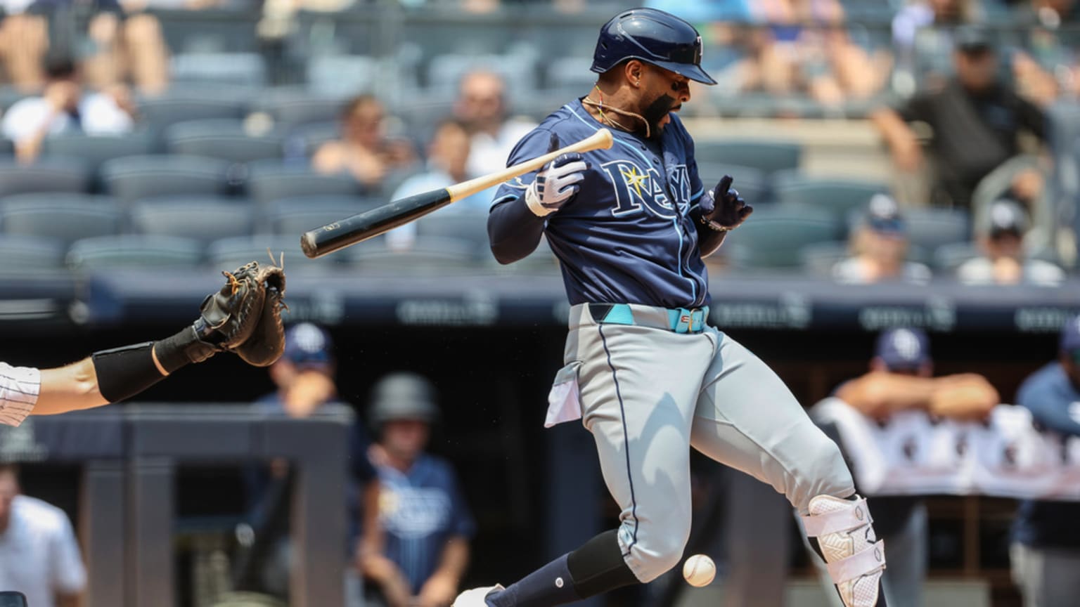 Yandy Díaz exits with right forearm contusion | 07/31/2025 | MLB.com