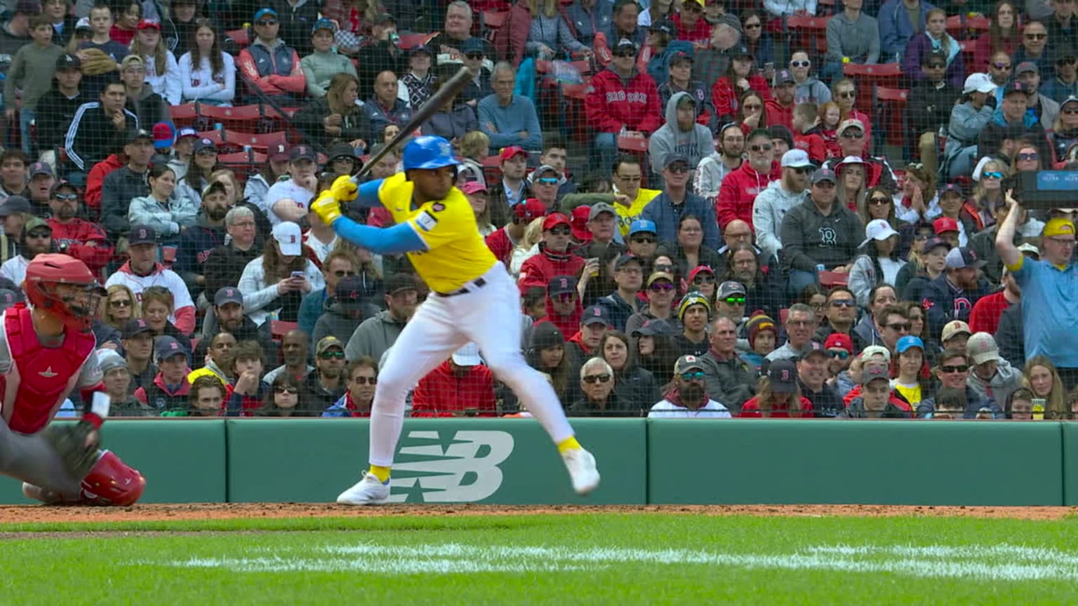 Pablo Reyes pega doble productor en la 5ta entrada | 14/04/2024 ...