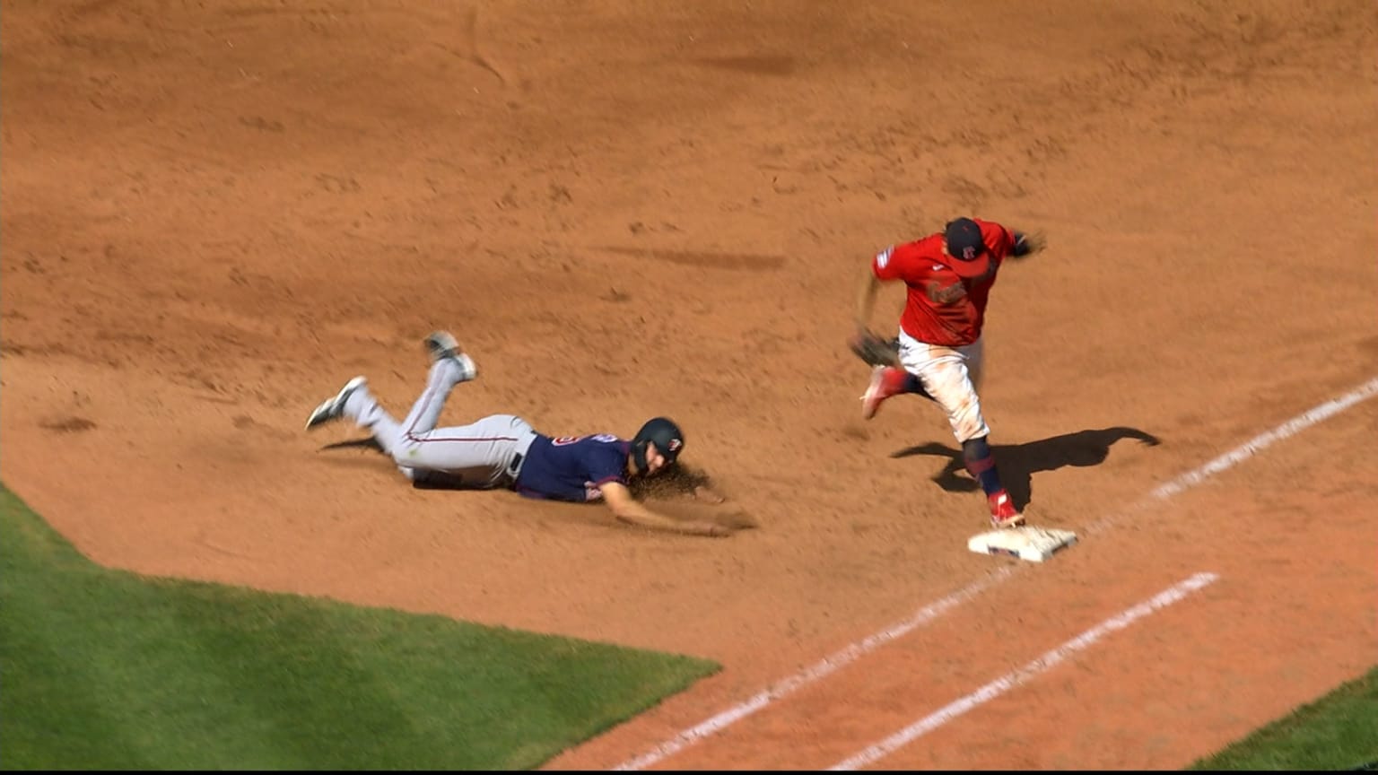 Josh Naylor catches a line drive, steps on first base | 09/19/2022 ...
