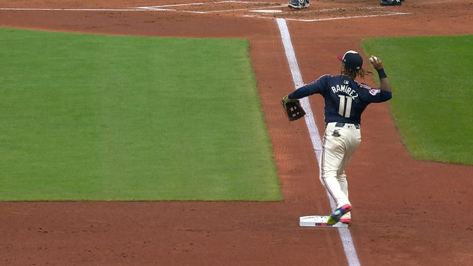José Ramírez turns a slick double play | 06/06/2025 | Cleveland Guardians