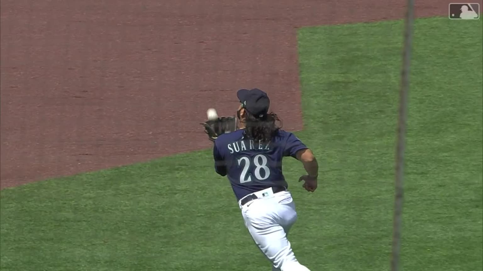 Eugenio Suárez makes a superb catch in the 8th | 07/20/2023 | Seattle ...