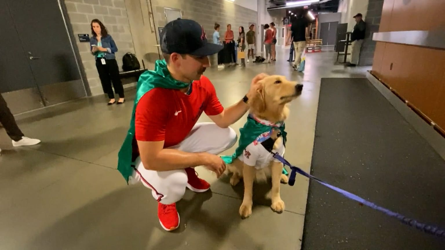 Spencer Strider meets his canine counterpart | 08/31/2022 | Atlanta Braves