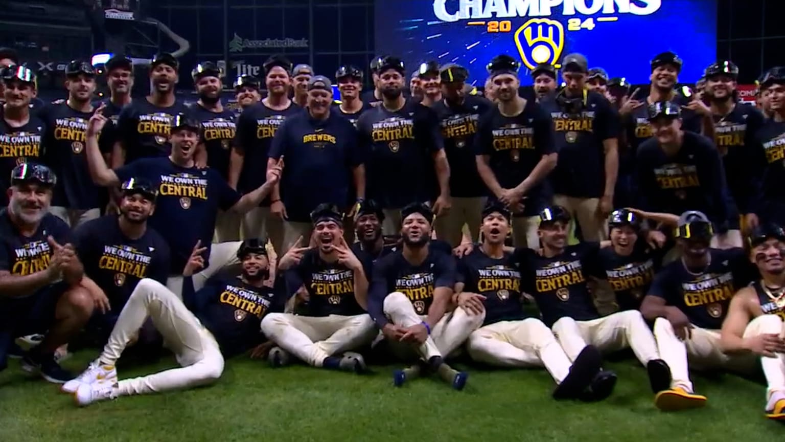 The Brewers clinch the NL Central title | 09/19/2024 | Milwaukee Brewers