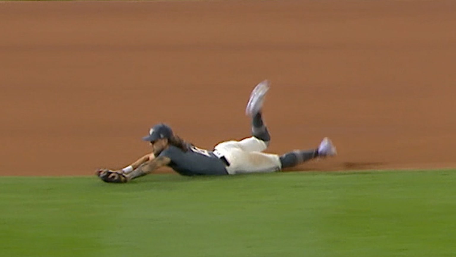 Michael Chavis makes a diving grab in the 10th inning | 09/09/2023 ...