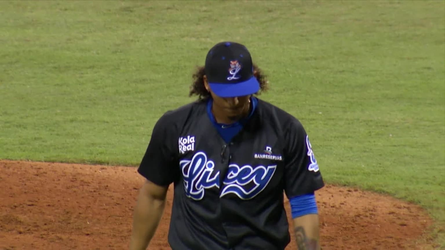 Vargas sale de un aprieto con ponche y bases llenas | 23/01/2024 | Los ...