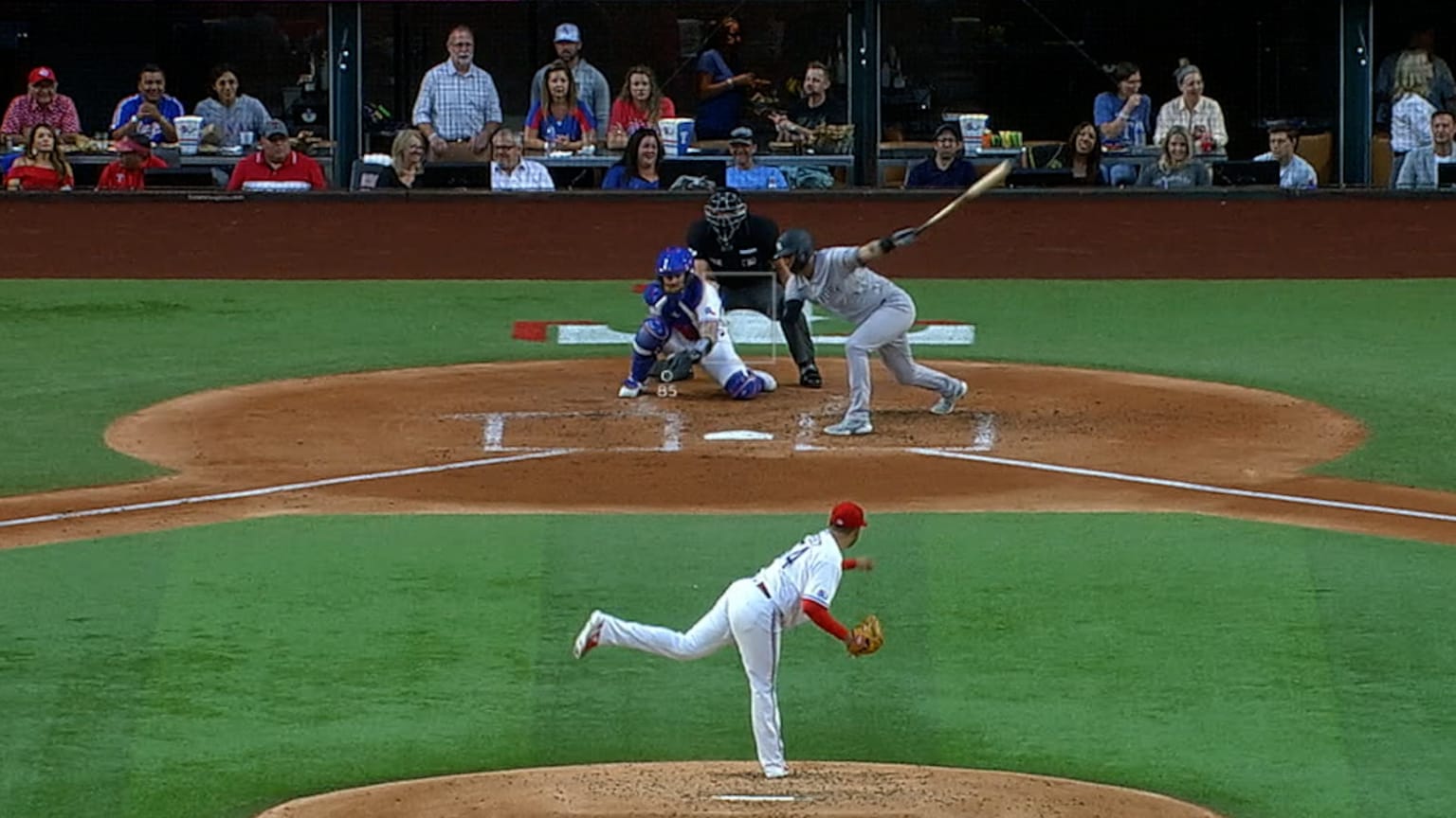 Martín Pérez strikes out Marwin Gonzalez swinging | 10/03/2022 | MLB.com