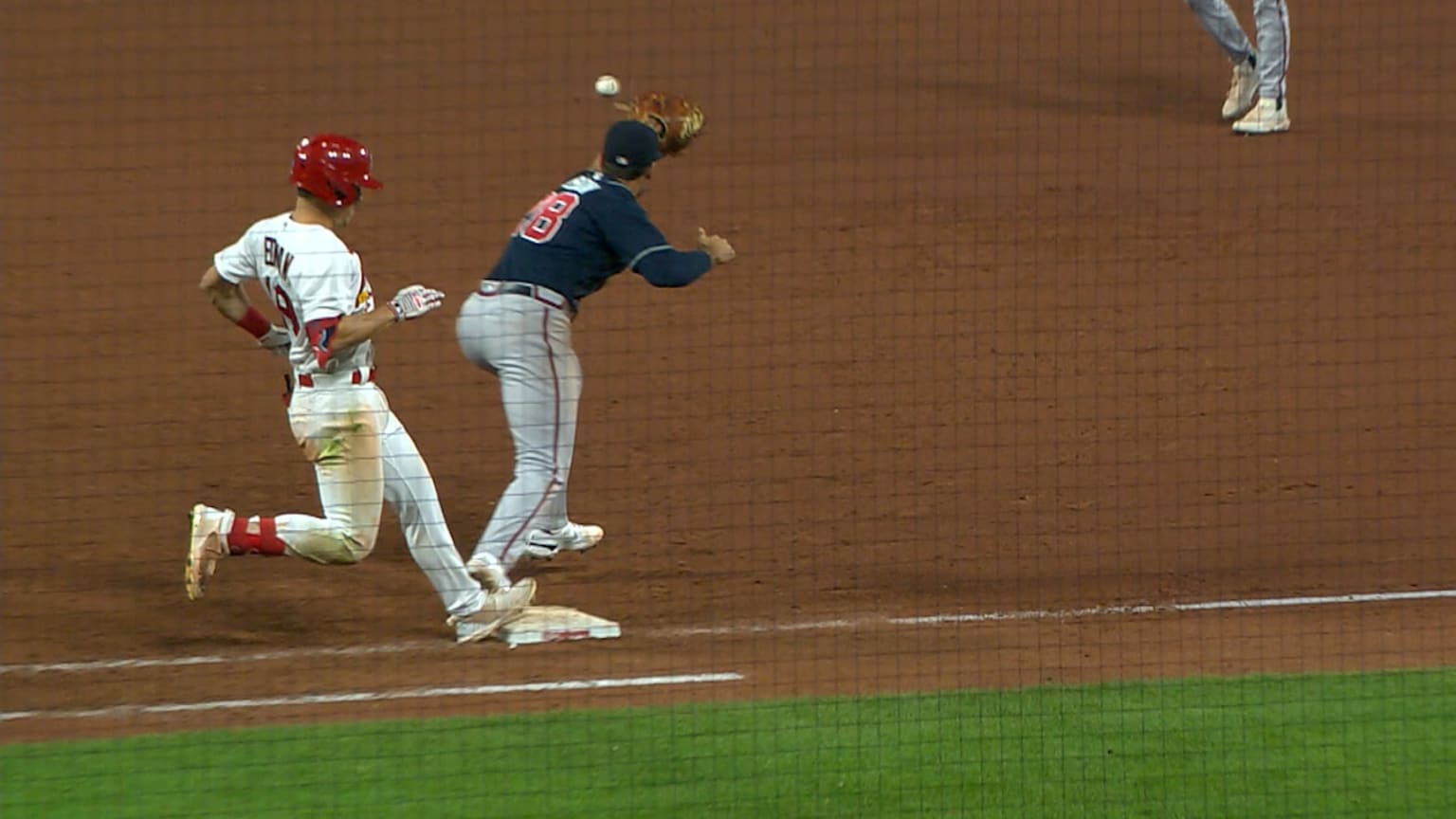Tommy Edman safe at first after a review | 08/26/2022 | Atlanta Braves