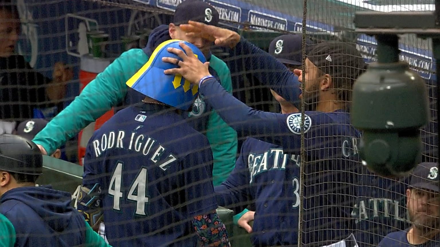 Julio Rodríguez drives a leadoff homer to left field | 10/05/2022 ...