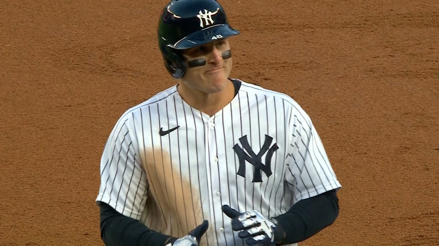 Anthony Rizzo hits a blooper for an RBI single | 10/18/2022 | MLB.com