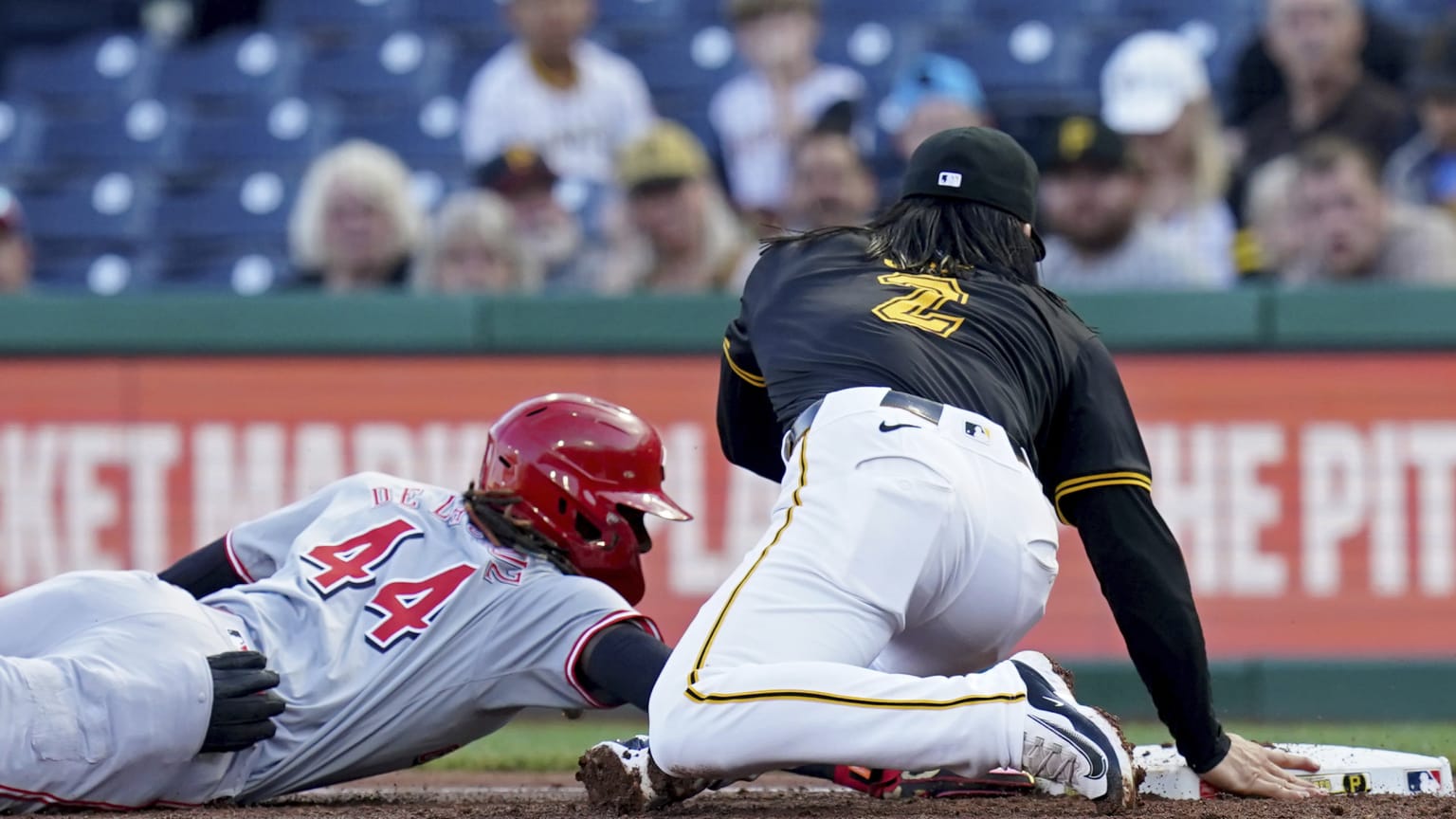 Paul Skenes nabs Elly De La Cruz after review | 08/22/2024 | Cincinnati ...