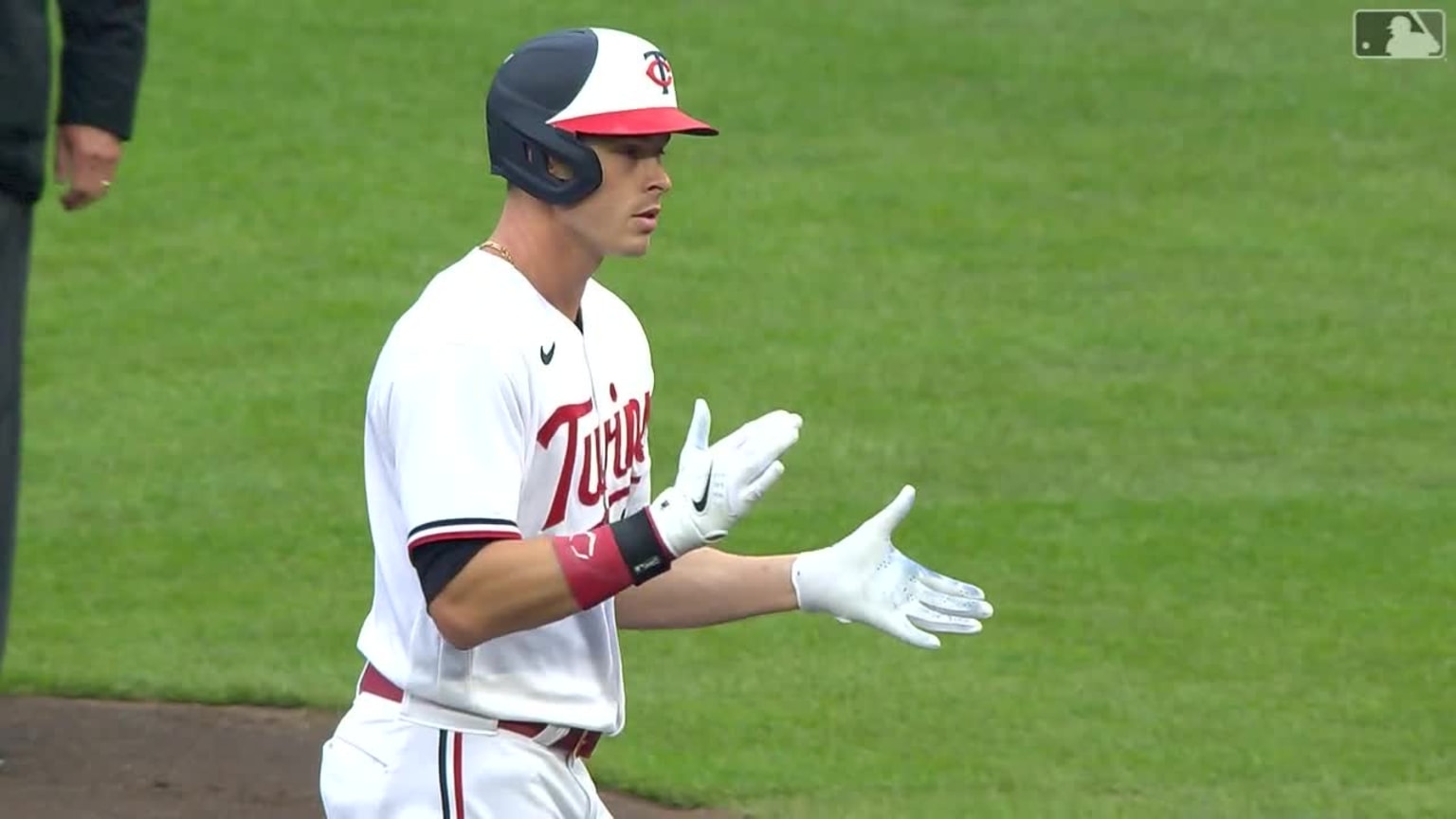 Max Kepler knocks an RBI single to center field | 04/27/2023 ...