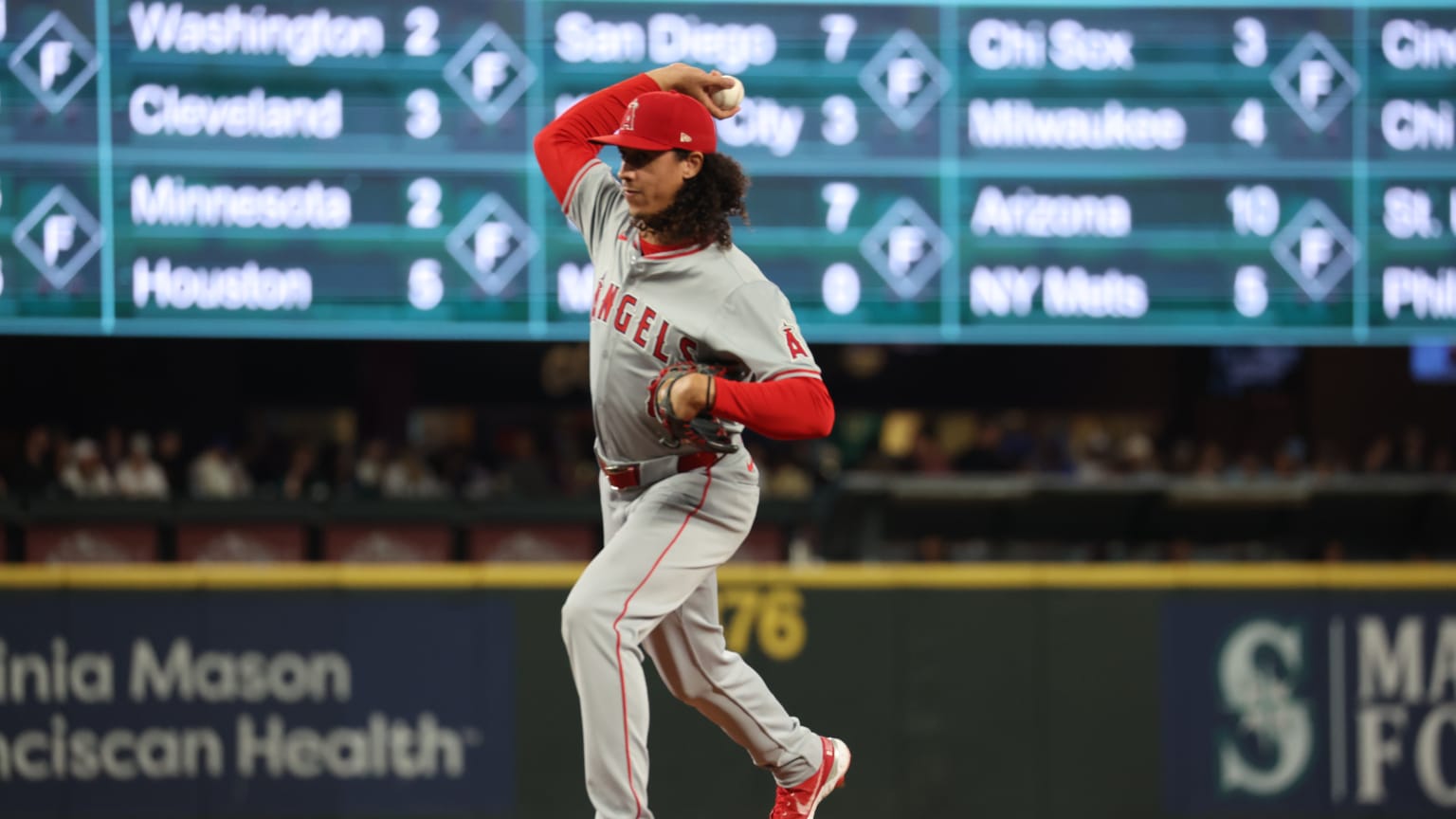 Cole Tucker's leaping stop | 06/01/2024 | MLB.com