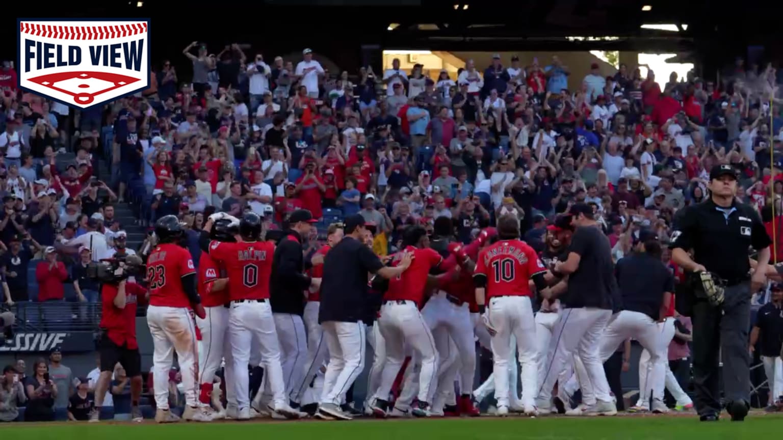 Field View: Brayan Rocchio's walk-off home run | 09/28/2025 | MLB.com