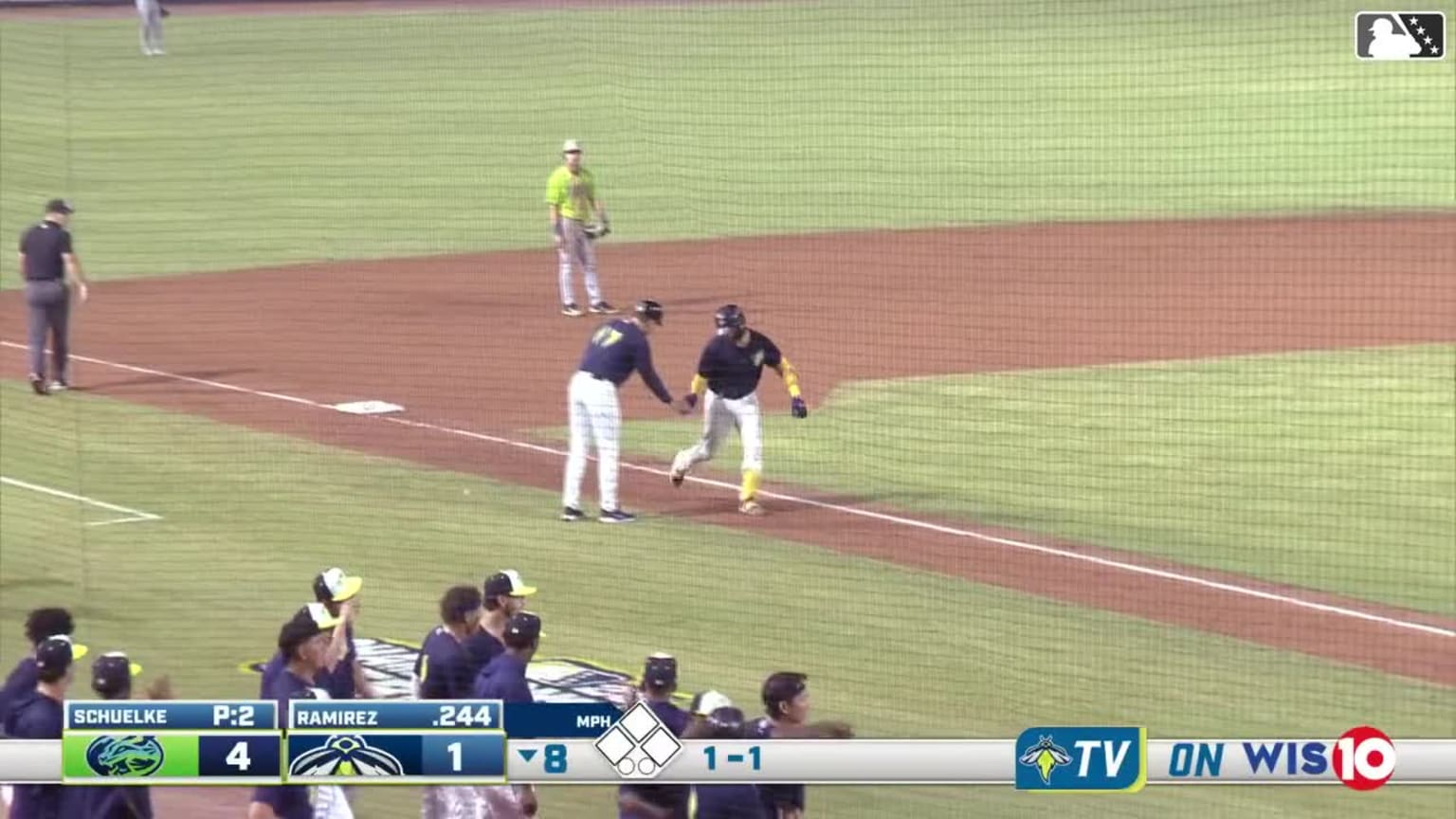 Ramon Ramirez hits solo home run | 09/18/2025 | Kansas City Royals