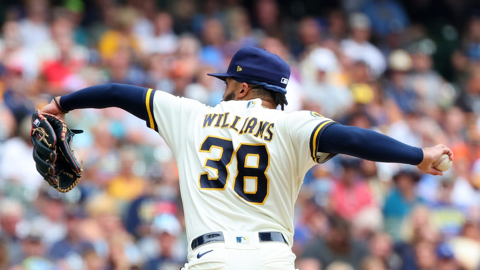 Devin Williams to miss three months with injury | 03/14/2024 | Seattle ...
