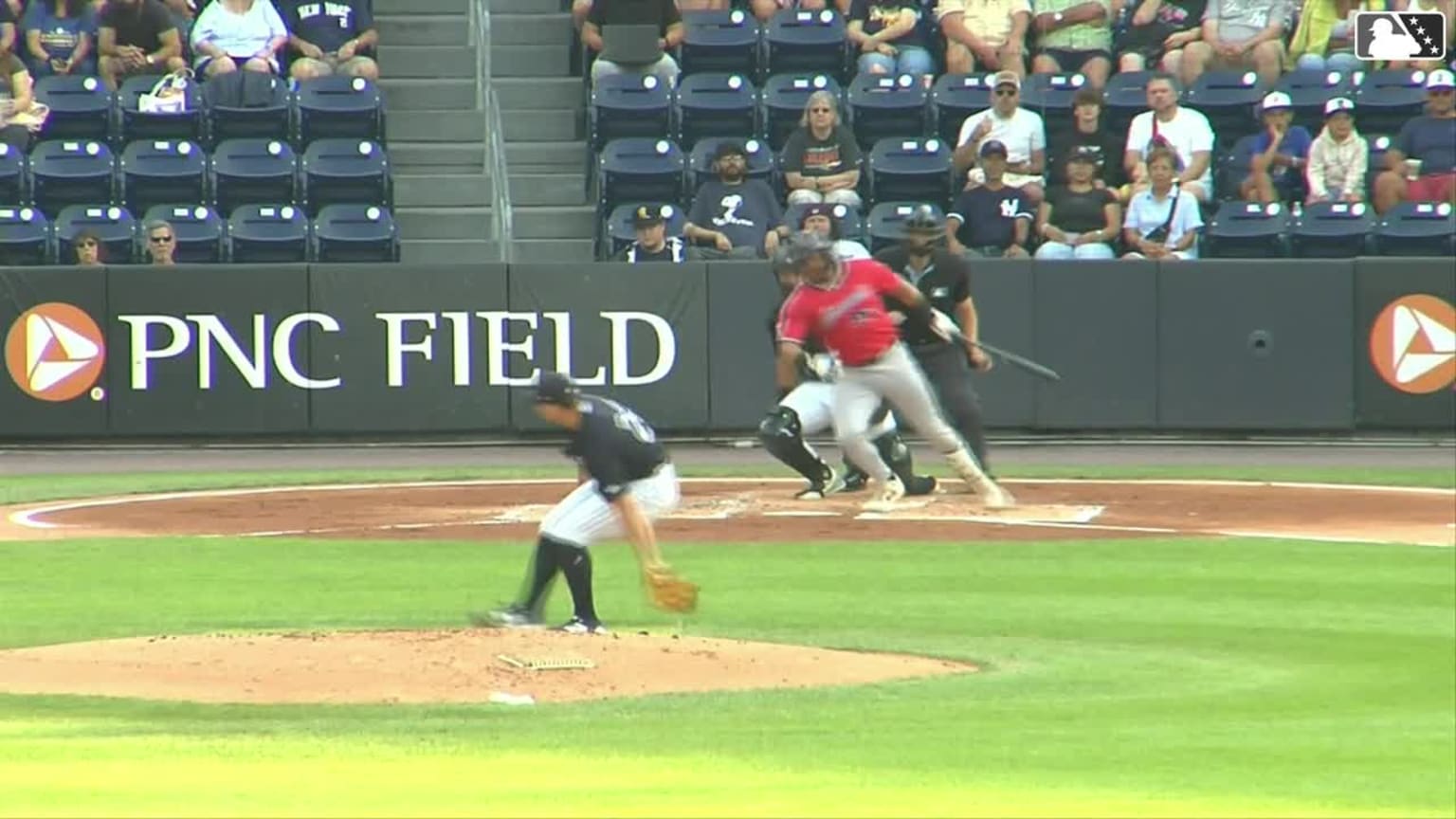 Sean Boyle's behind-the-back scoop | 08/02/2025 | New York Yankees