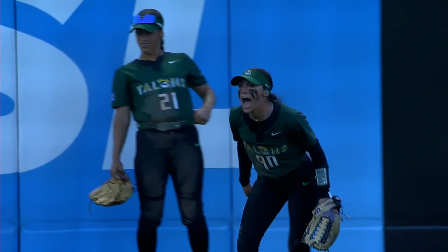 Talons make quick relay to third | 06/24/2025 | MLB.com