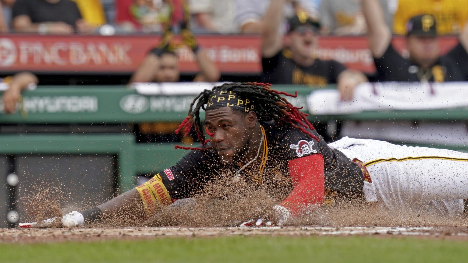 Oneil Cruz scores from first on Tommy Pham's single | 07/27/2025 | MLB.com