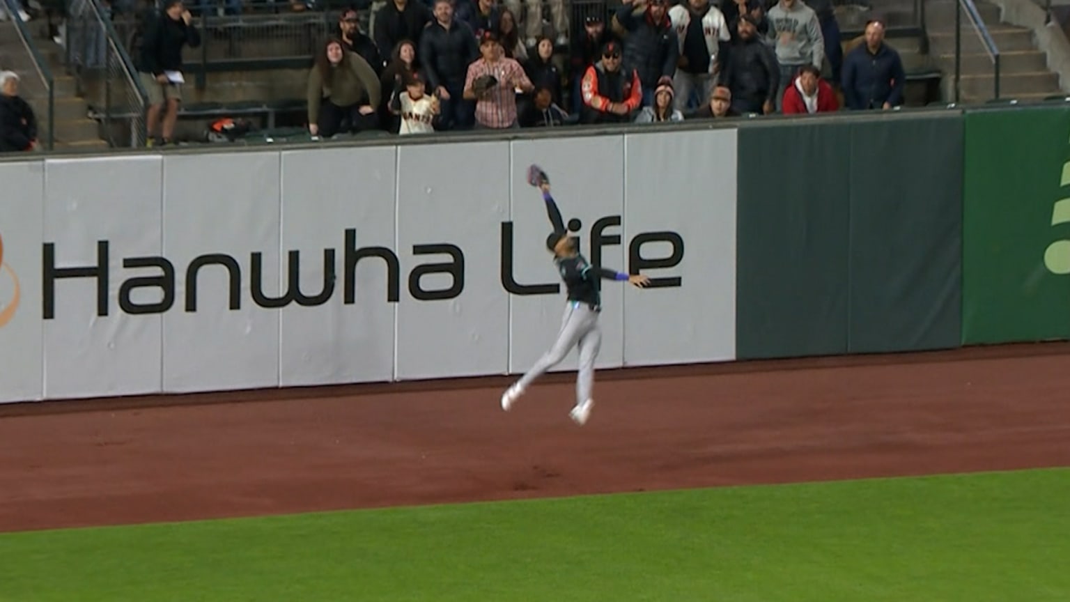 Lourdes Gurriel Jr.'s spectacular leaping catch | 05/12/2025 | Arizona ...