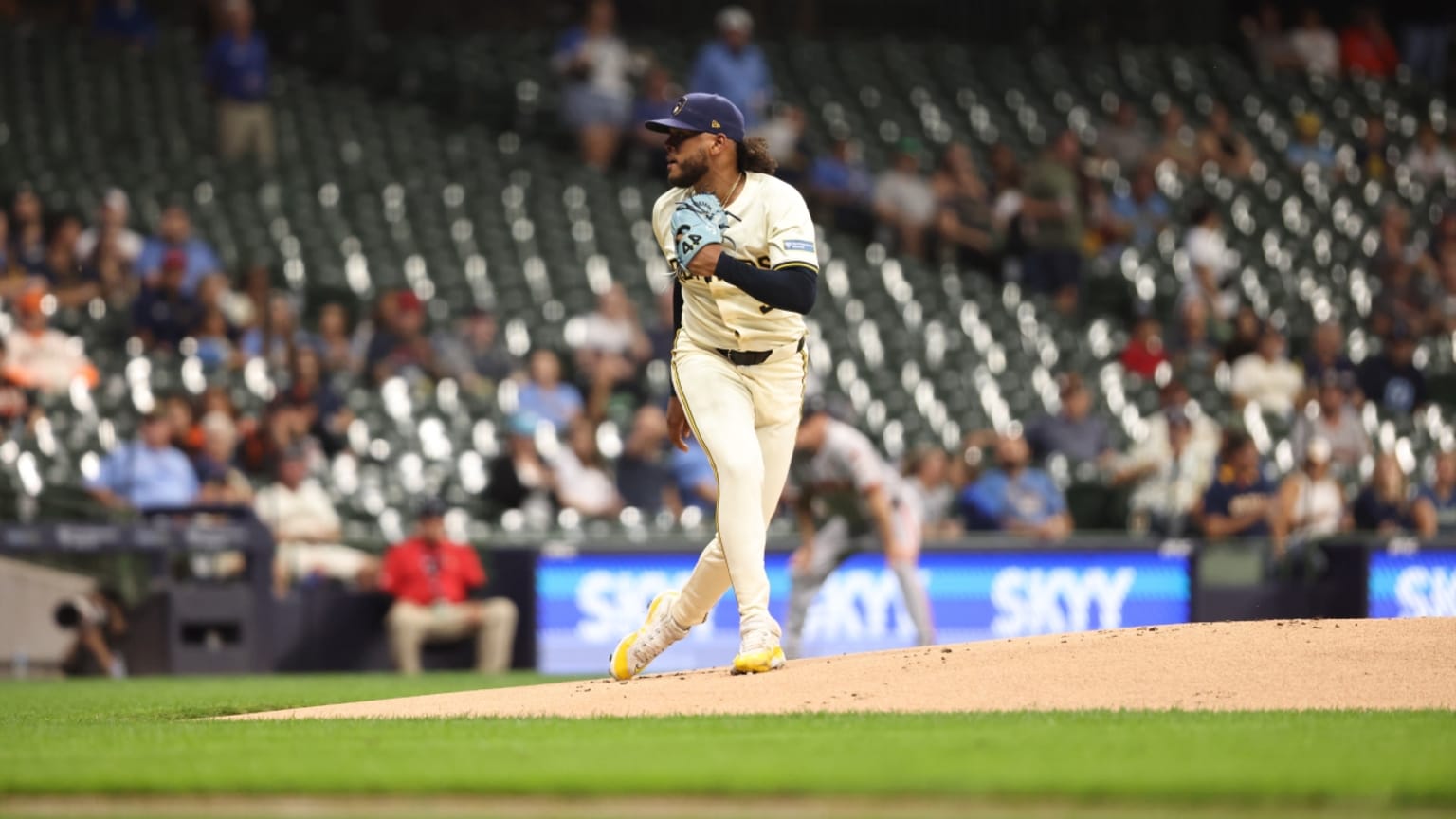 Peralta termina entrada con doble matanza | 28/08/2024 | Los Brewers de ...