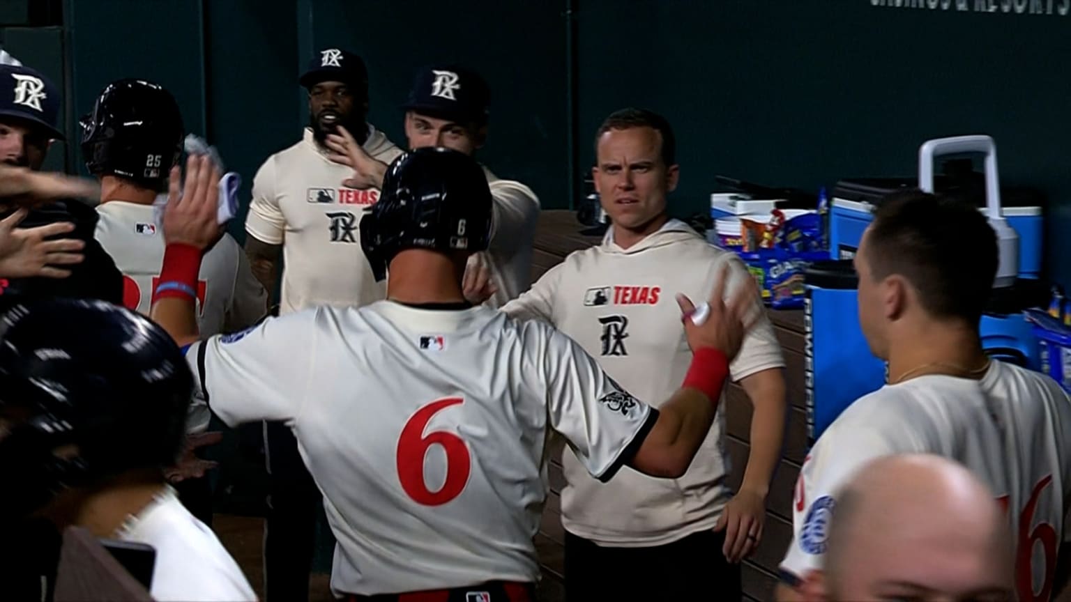 Dylan Moore batea un elevado de sacrificio | 05/09/2025 | Los Rangers ...