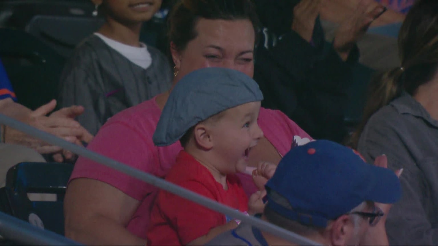 Young Mets fan gets loud in the stands | 09/06/2024 | New York Mets