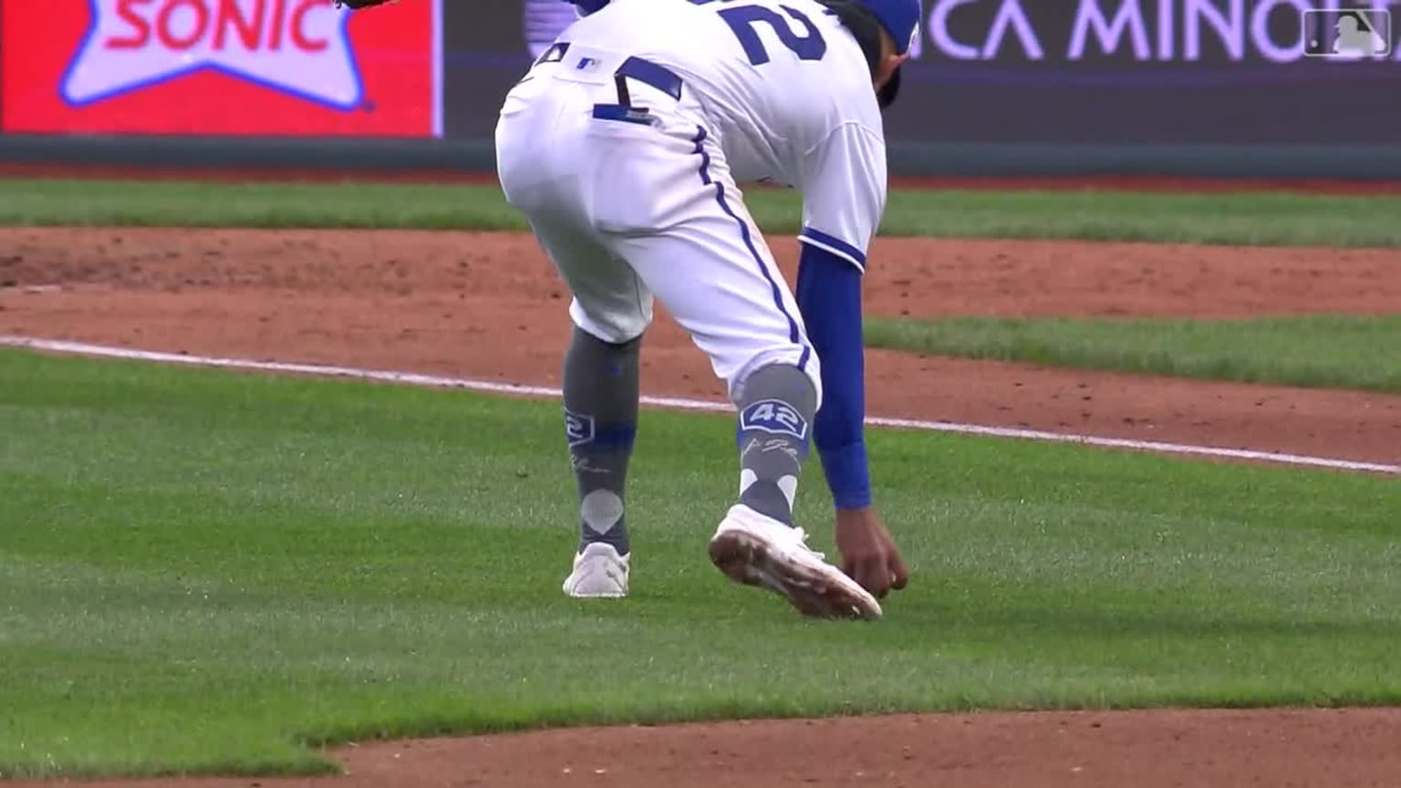 Nicky Lopez makes a great barehand play on the run | 04/15/2023 ...