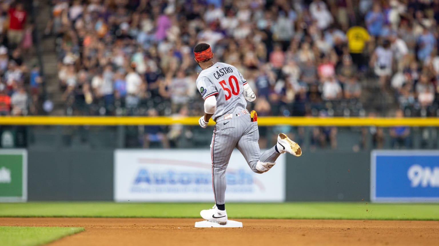 Willi Castro pega un jonrón de 3 carreras | 18/07/2025 | Los Twins de ...