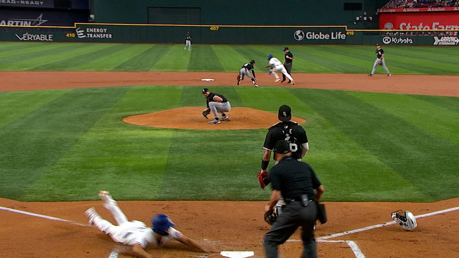 Rangers score on the double steal | 07/23/2024 | Texas Rangers