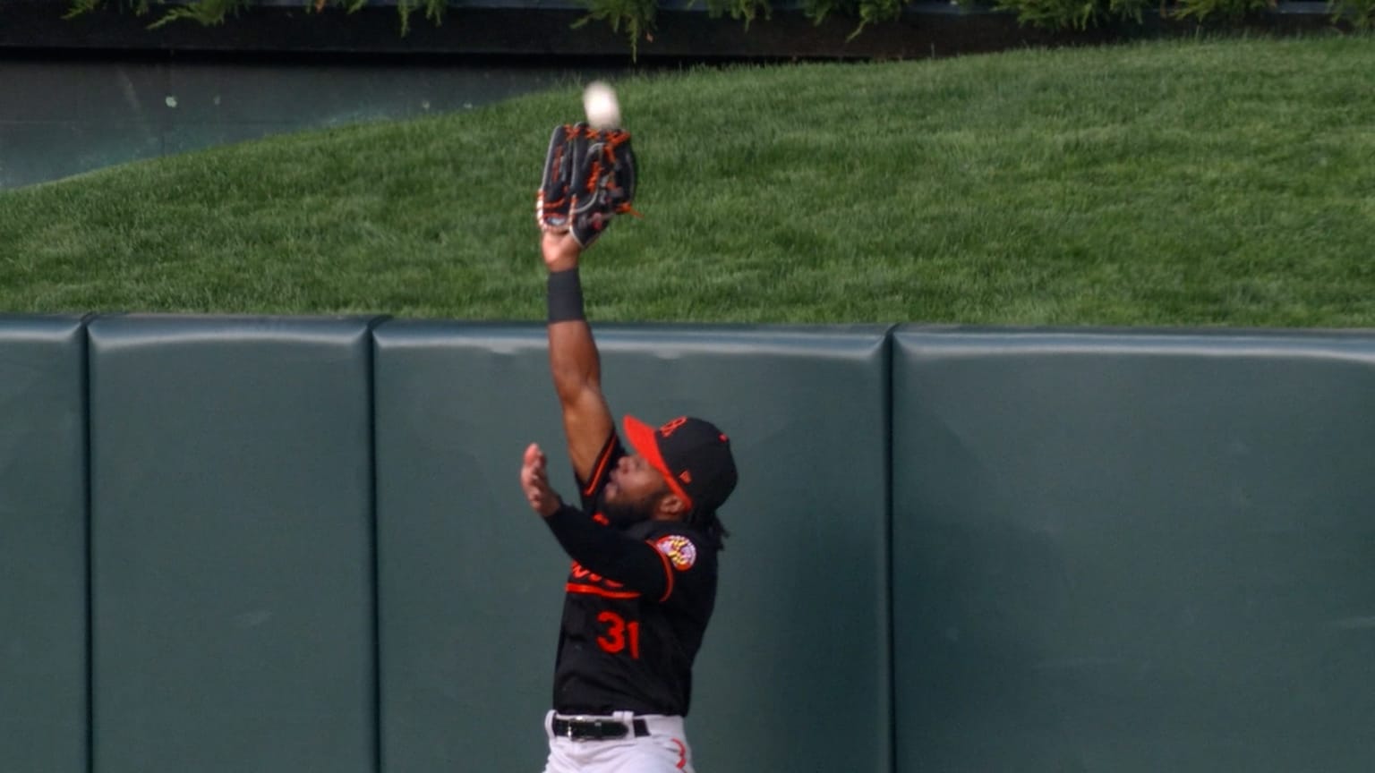 Mullins' home run robbery wins Play of the Week | 07/10/2023 | New York ...