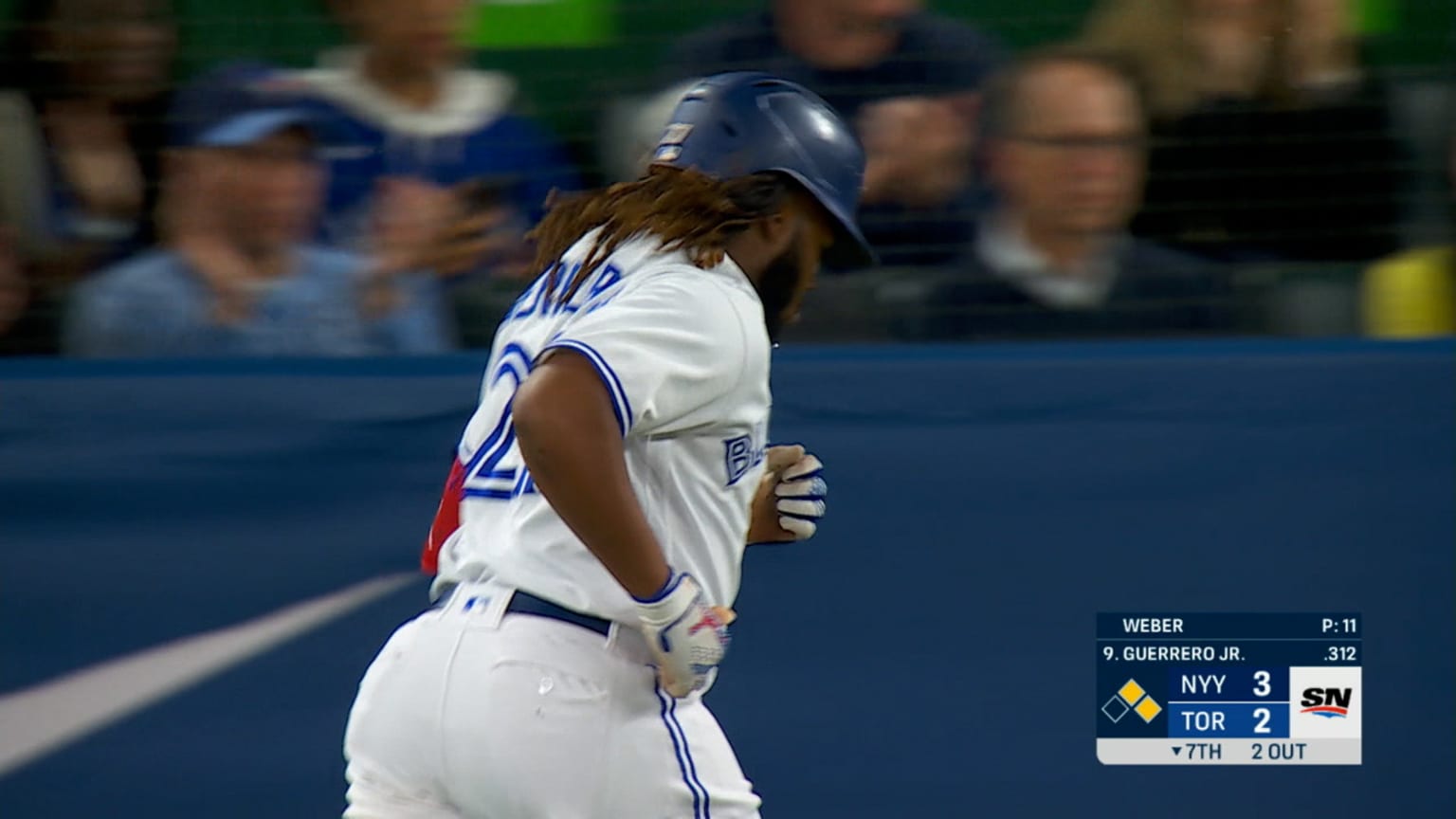 Vladdy lifts a sac fly to center field in the 7th | 05/18/2023 ...