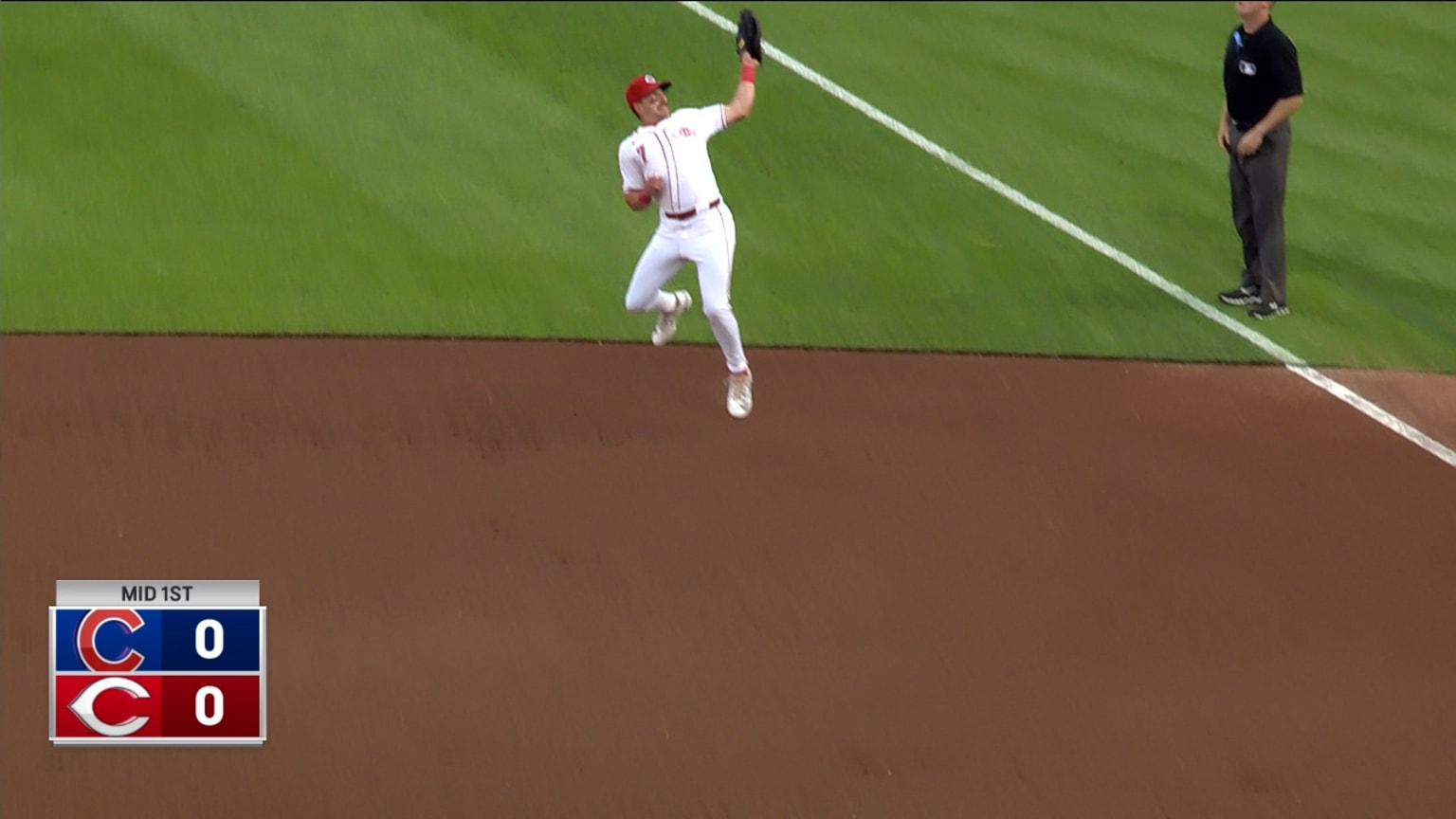 Spencer Steer's leaping catch | 06/06/2024 | Cincinnati Reds