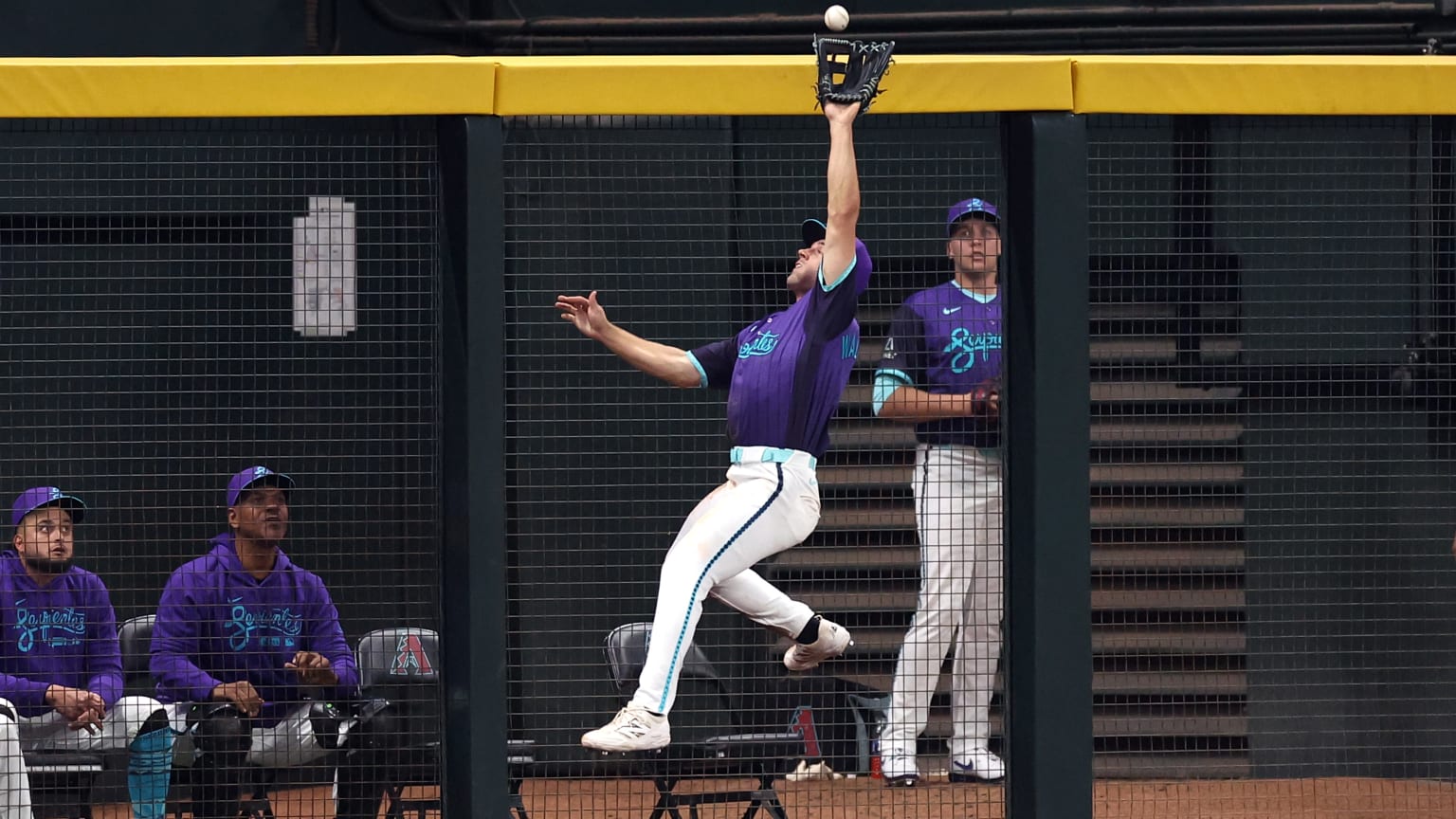 Ryan Waldschmidt's difficult catch at the wall | 05/22/2026 | Arizona ...