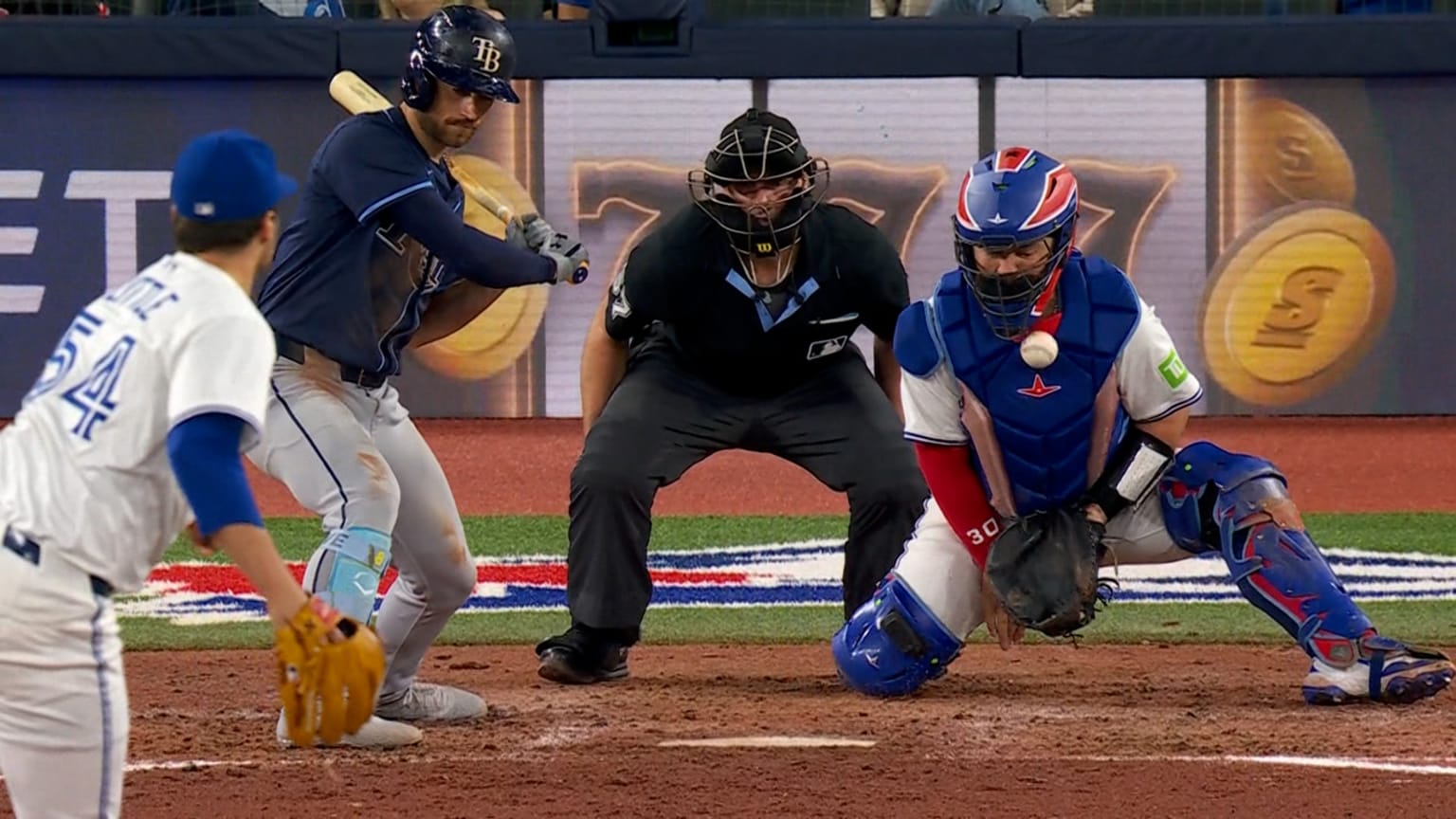 Alejandro Kirk's impressive blocking | 06/30/2025 | Toronto Blue Jays