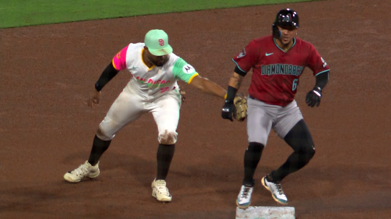 Xander Bogaerts tags out Vargas after review | 09/26/2025 | San Diego ...