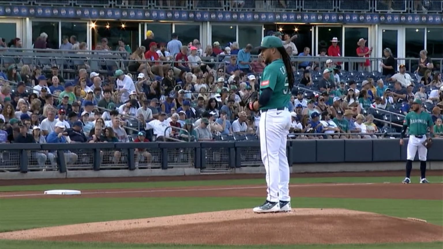 Luis Castillo strikes out two in spring start | 02/27/2026 | Seattle ...