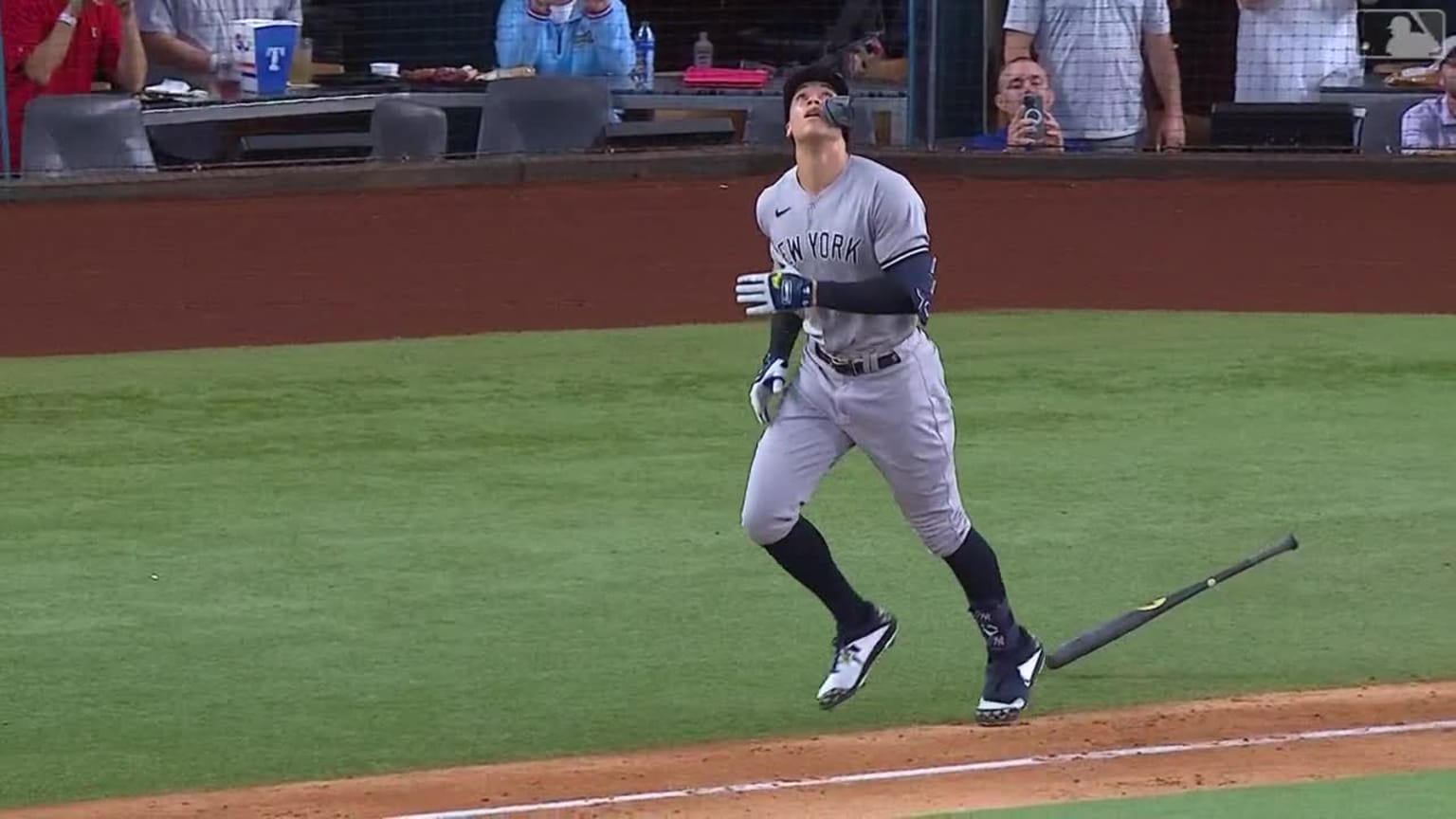 Aaron Judge pops out to first to end the 5th | 10/04/2022 | New York ...