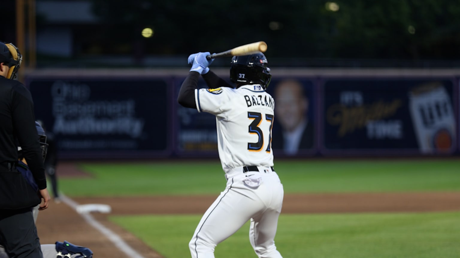Travis Bazzana's three-hit night | 05/09/2025 | Cleveland Guardians