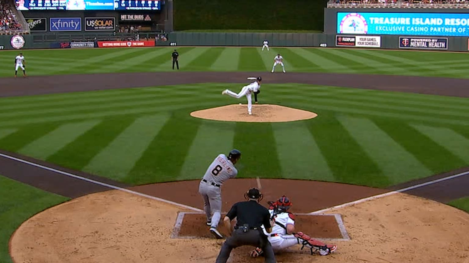 Matt Vierling knocks an infield single in the 3rd | 06/16/2023 ...